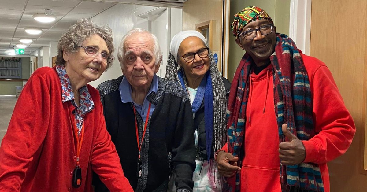 Special visitor pops into MHA Stones Place on surprise visit to see ...